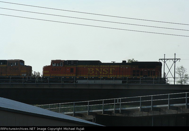 BNSF 4957